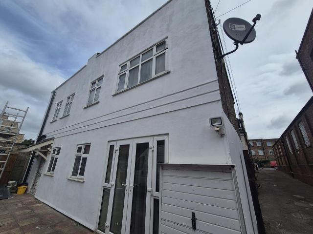 Church Street Flat A, London N9, 3 bed property to rent, £2,300 pcm | PrimeLocation