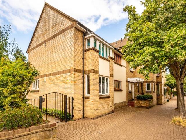 Church Street, Isleworth, TW7 2 bed flat to rent £1,700 pcm £392 pw