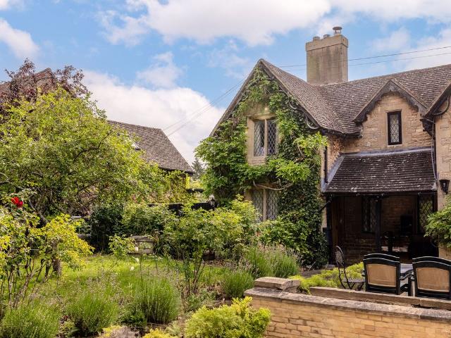 Church Street, Kidlington OX5, 3 bed cottage to rent, £2,000 pcm | PrimeLocation
