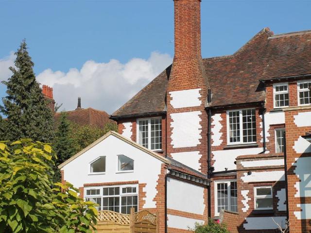 Church Street, Leatherhead KT22, 2 bed flat to rent, £1,650 pcm | PrimeLocation