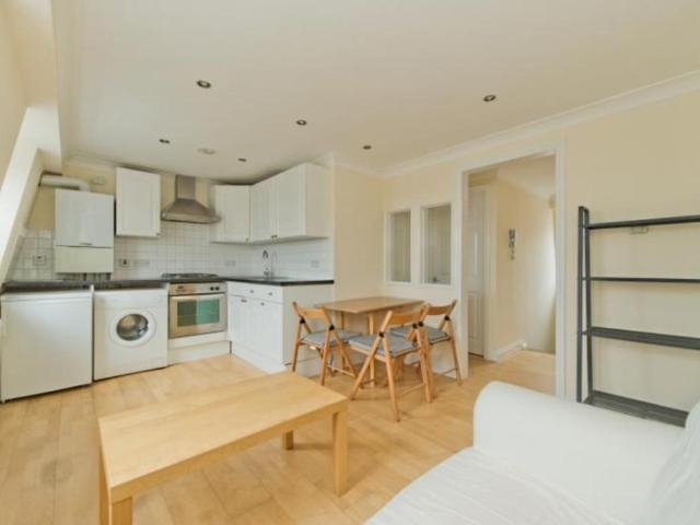 Church Street, London, NW8 1 bed flat to rent £1,776 pcm £410 pw