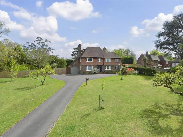 Church Street, Rudgwick RH12 4 bed detached house to rent £3,750 pcm £865 pw