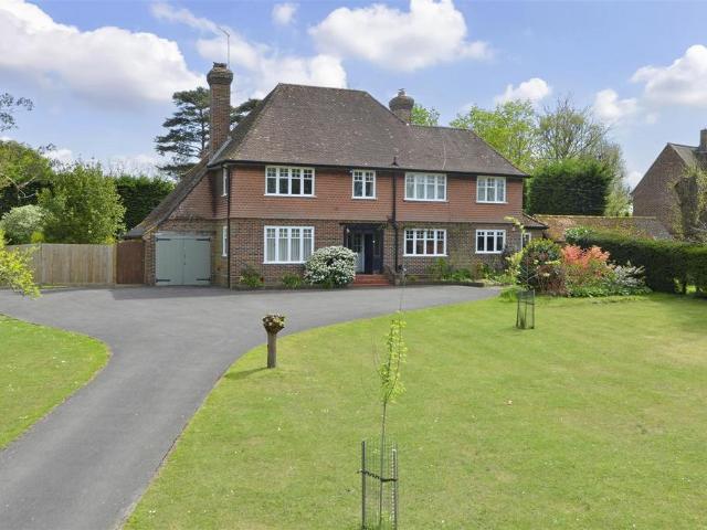 Church Street, Rudgwick RH12 4 bed detached house to rent £3,750 pcm £865 pw