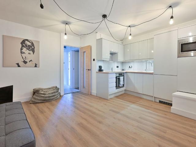 Church Street, Rickmansworth WD3, 1 bed maisonette to rent, £1,400 pcm | PrimeLocation