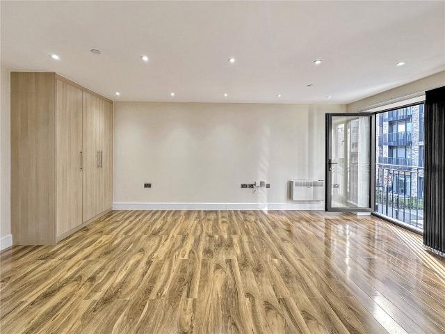Church Street, Slough, Berkshire SL1, 1 bed flat to rent, £1,000 pcm | PrimeLocation