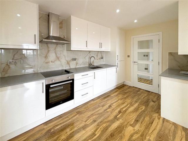 Church Street, Slough, Berkshire SL1, 1 bed flat to rent, £1,300 pcm | PrimeLocation