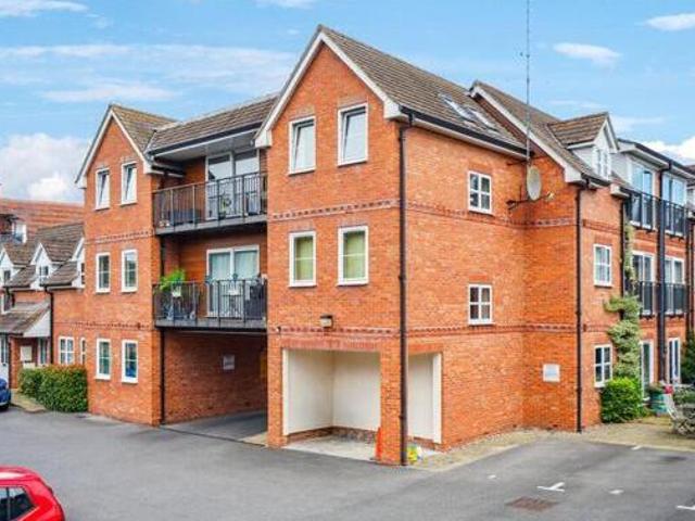 Church Street, Twyford, 2 Bedroom Flat