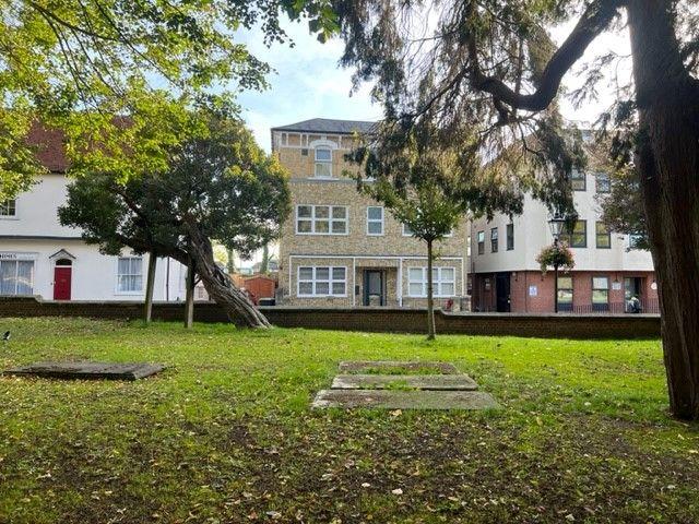 Church Street, Waltham Abbey EN9, 1 bed flat to rent, £1,300 pcm | PrimeLocation