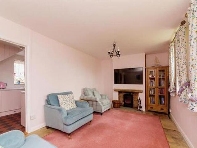 Church Street, Warmington, 2 Bedroom Semi detached