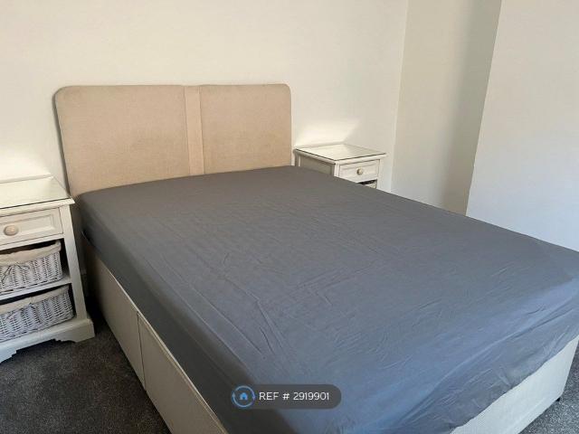 Church Street, Weybridge KT13, Room to rent, £745 pcm | PrimeLocation