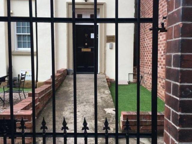 Church Street 2 bed house share to rent £1,690 pcm £390 pw