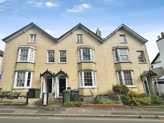 Church Street 5 bed end of terrace house to rent £3,200 pcm £738 pw