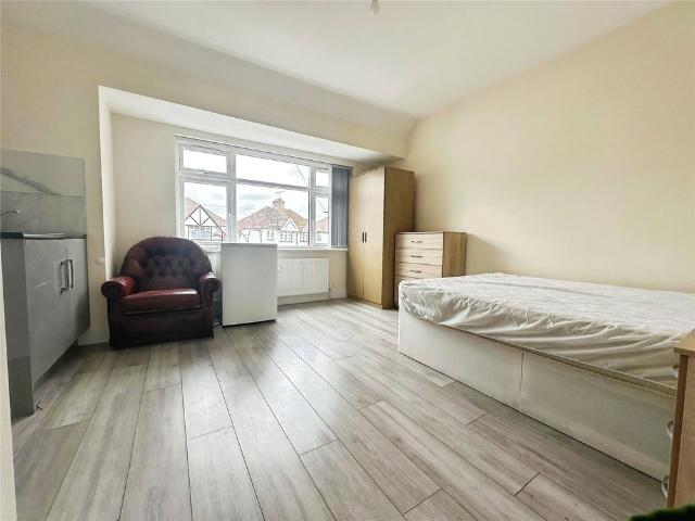 Church Stretton Road, Hounslow, TW3 2QP