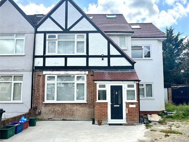 Church Stretton Road, Hounslow TW3, Room to rent, £800 pcm | PrimeLocation
