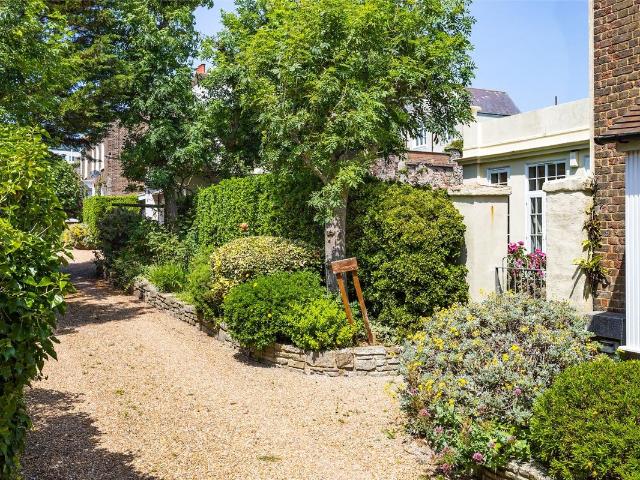 Church Place, Brighton BN2, 1 bed flat to rent, £1,400 pcm | PrimeLocation