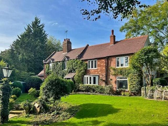 Church Road, Tettenhall Wood, 3 Bedroom Cottage