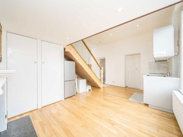 Church Road, TW9, London