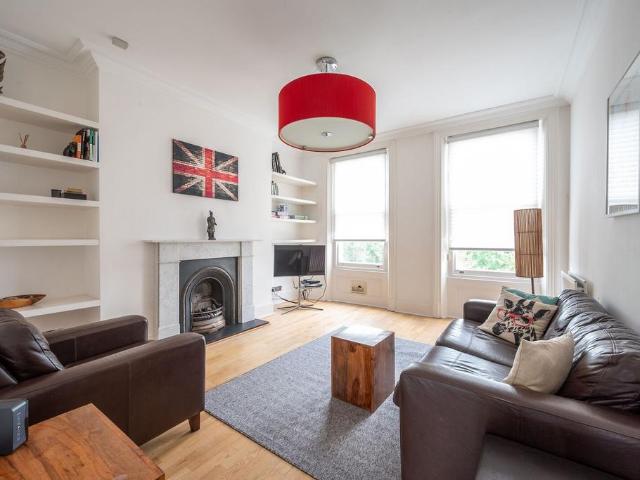 Church Road, Wimbledon Village. 2 bed flat to rent £4,334 pcm £1,000 pw