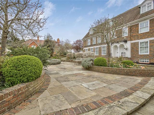 Church Road, Wimbledon Village. 3 bed house to rent £9,500 pcm £2,192 pw