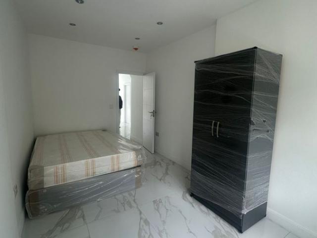 Church Road, Worcester Park KT4, Room to rent, £950 pcm | PrimeLocation