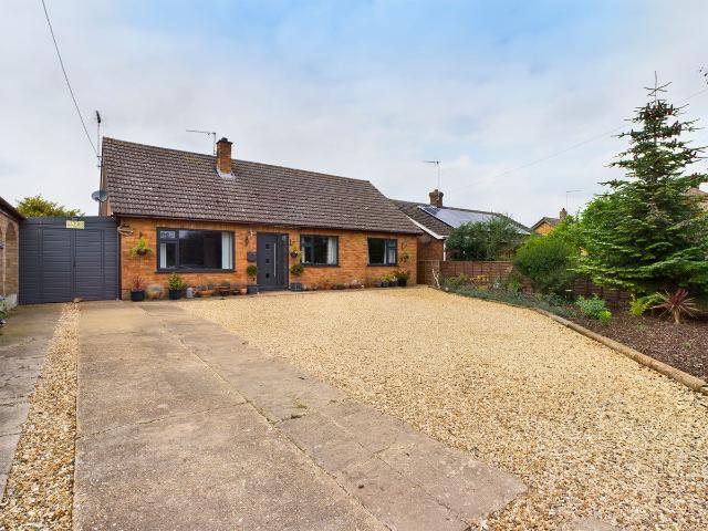 Church Road, Wretton PE33, 3 bed detached bungalow to rent, £1,000 pcm | PrimeLocation