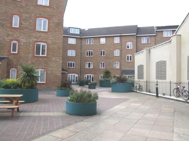 Church Road, Acton 1 bed flat to rent £1,750 pcm £404 pw