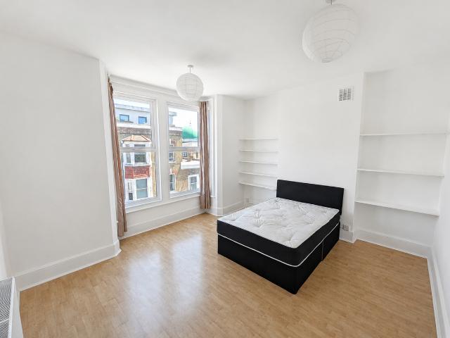 Church Road, Acton W3, 2 bed shared accommodation to rent, £1,950 pcm | PrimeLocation