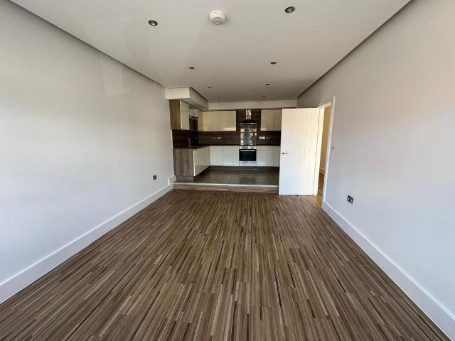 Church Road, Ashford TW15 1 bed flat to rent £1,150 pcm £265 pw