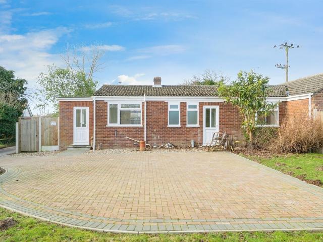 Church Road, Aylmerton, Norwich NR11, 2 bed semi detached bungalow to rent, £1,100 pcm | PrimeLocation