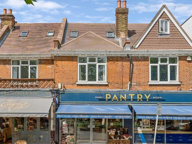 Church Road, Barnes, London 2 bed flat to rent £2,500 pcm £577 pw