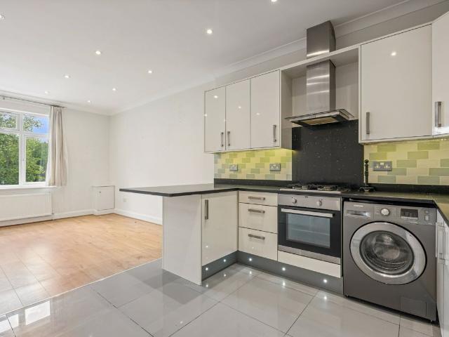 Church Road, Barnes SW13, 2 bed flat to rent, £2,500 pcm | PrimeLocation