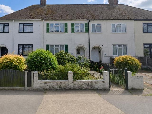 Church Road, Benfleet SS7, Studio to rent, £850 pcm | PrimeLocation