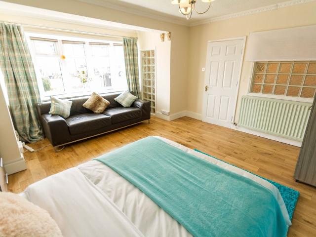 Church Road, Bristol BS15, Room to rent, £725 pcm | PrimeLocation