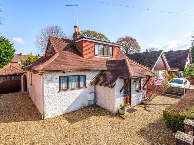 Church Road, Byfleet KT14, 3 bed bungalow to rent, £2,000 pcm | PrimeLocation