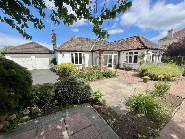Church Road, Easton In Gordano. 3 bed detached bungalow for sa.