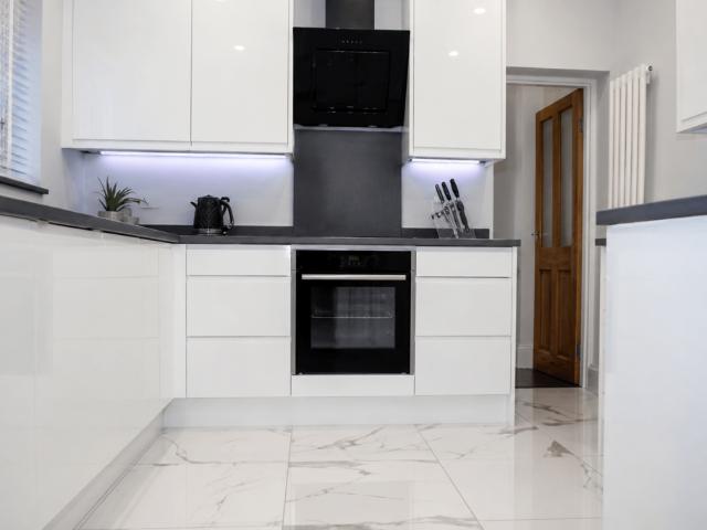 Church Road, Hanwell, W7 2 bed flat to rent £2,150 pcm £496 pw