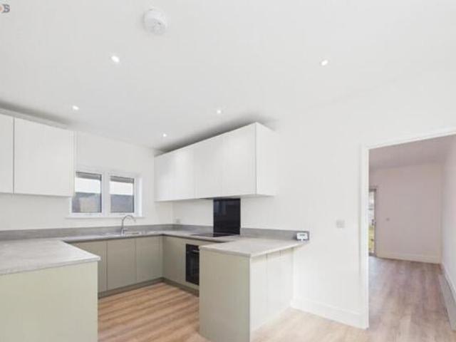 Church Road, Hadleigh, 2 Bedroom Detached