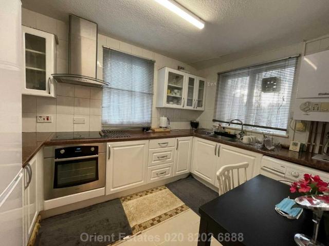 Church Road, Hendon 2 bed flat to rent £1,998 pcm £461 pw