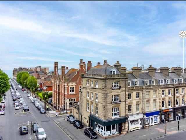 Church Road, Hove, BN3 4 bed maisonette to rent £2,795 pcm £645 pw