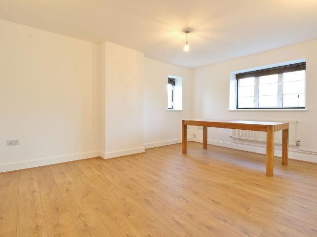 Church Road, Isleworth TW7, 2 bed flat to rent, £1,950 pcm | PrimeLocation