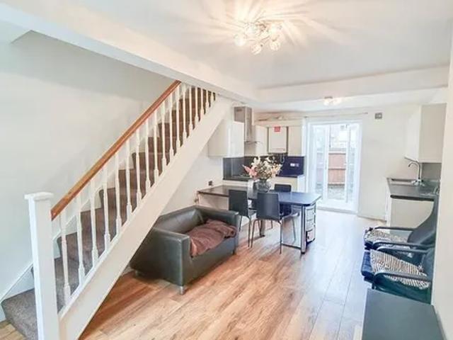 Church Road, London, CR4 3FZ, United Kingdom | 3 bed house for rent #124877494 | Rentberry