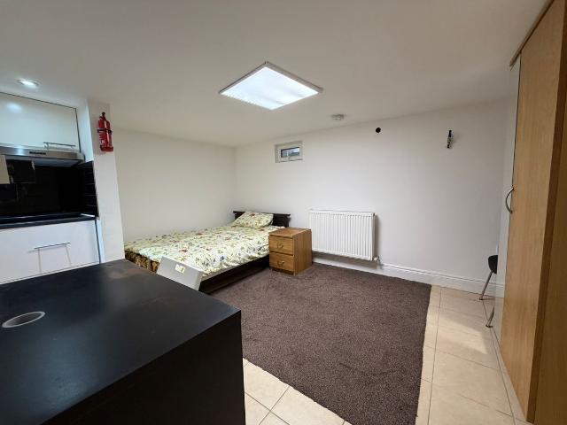 Church Road, London E12, Studio to rent, £900 pcm | PrimeLocation