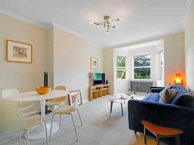 Church Road, London, London 2 bed apartment to rent £2,700 pcm £623 pw