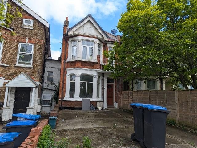 Church Road, London NW10, 2 bed flat to rent, £2,018 pcm | PrimeLocation