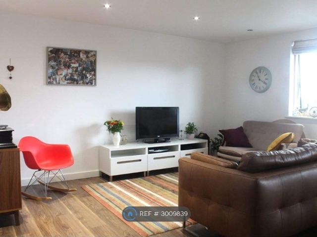 Church Road, London NW10, 2 bed flat to rent, £2,150 pcm | PrimeLocation
