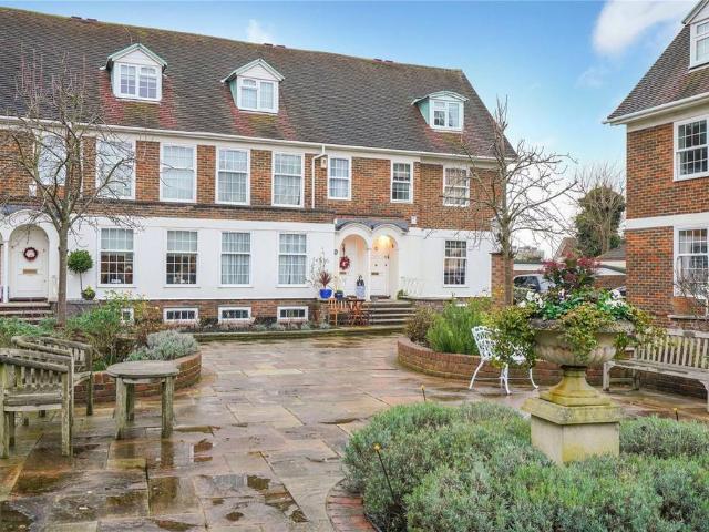 Church Road, London, SW19 3 bed semi detached house to rent £13,000 pcm £3,000 pw