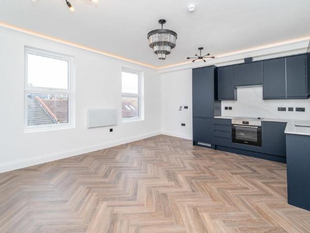 Church Road, London, W3 1 bed flat to rent £1,950 pcm £450 pw