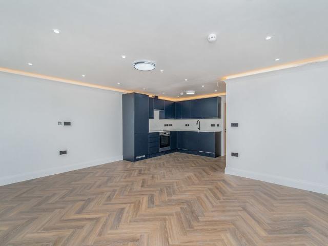 Church Road, London W3, Studio to rent, £1,600 pcm | PrimeLocation