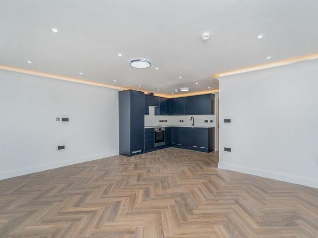 Church Road, London, W3 Studio to rent £1,600 pcm £369 pw