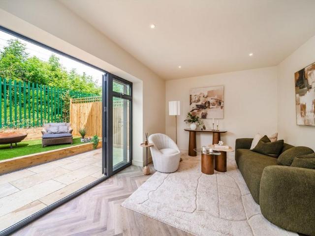 Church Road, London W7 4 bed house to rent £3,750 pcm £865 pw